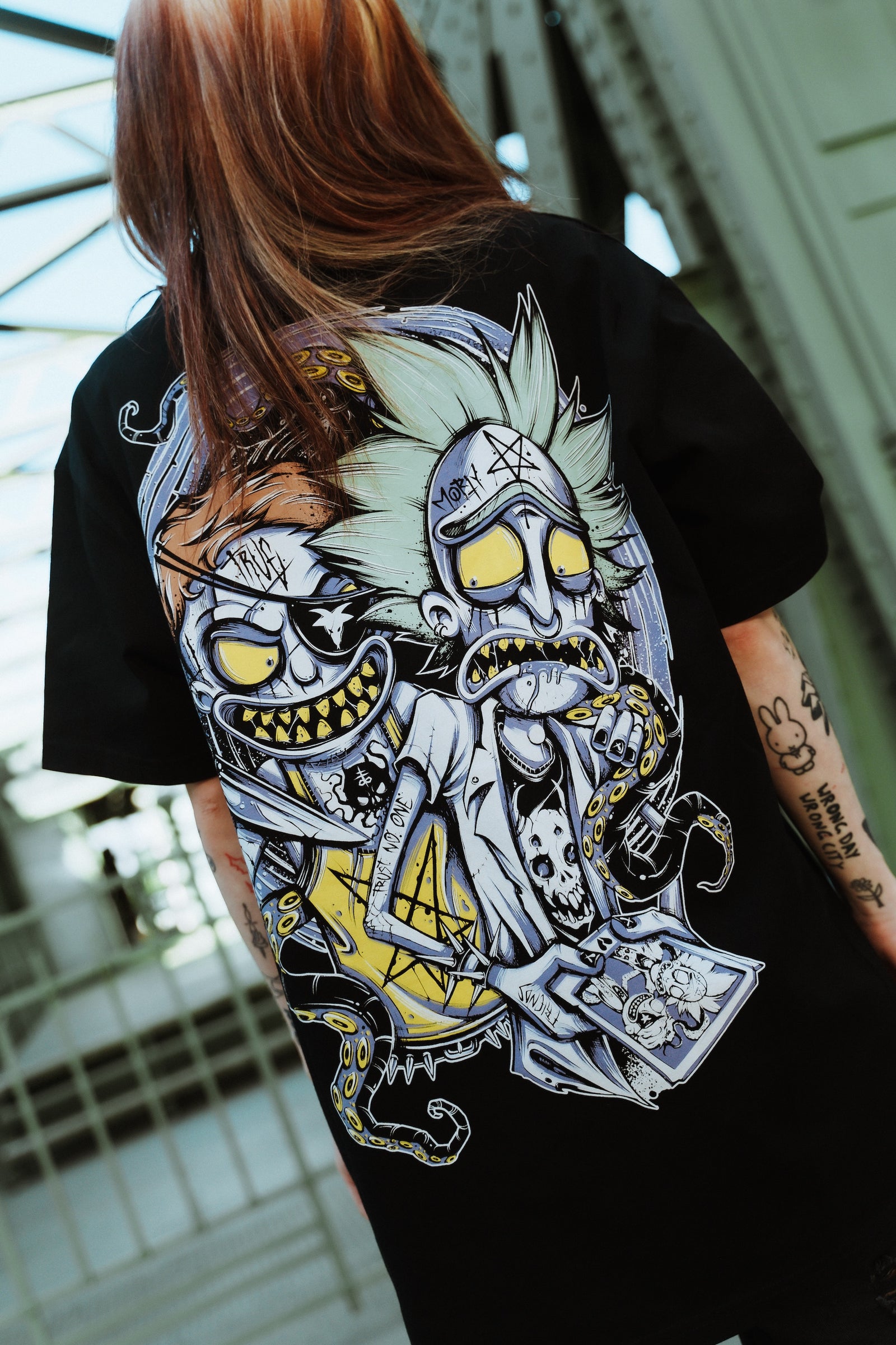 Trust No One - T-Shirt